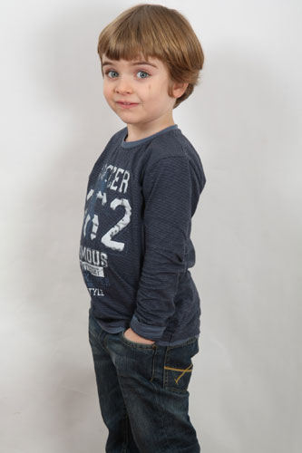 Fornello çocuk giyim fotoğraf çekiminde Emirhan Doğan, Mert Okumuş ...